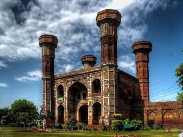 A Stroll Towards Top 12 Cultural Heritage Sites in Lahore